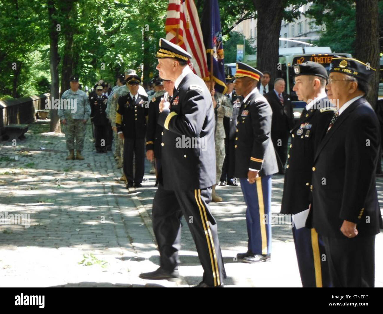 MANHATTAN--Soldiers from the New York Army National Guard's 53rd Army ...