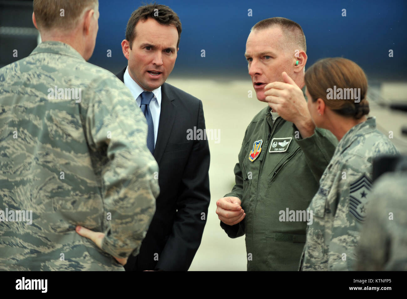 FS GABRESKI ANGB, Westhampton Beach, NY-Col. Tom Owens, commander of ...