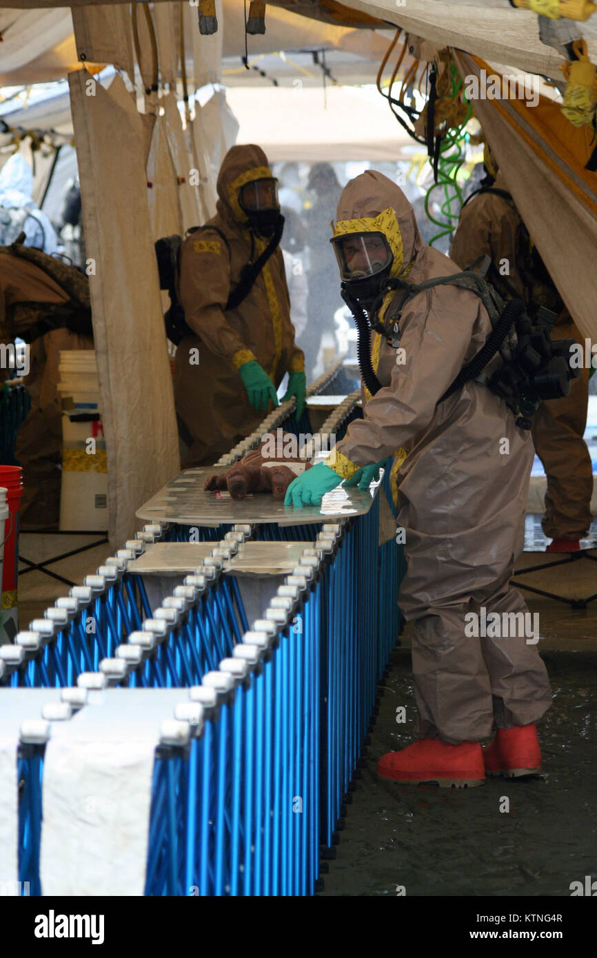VALHALLA, N.Y.- New York Army National Guard Soldiers from the ...