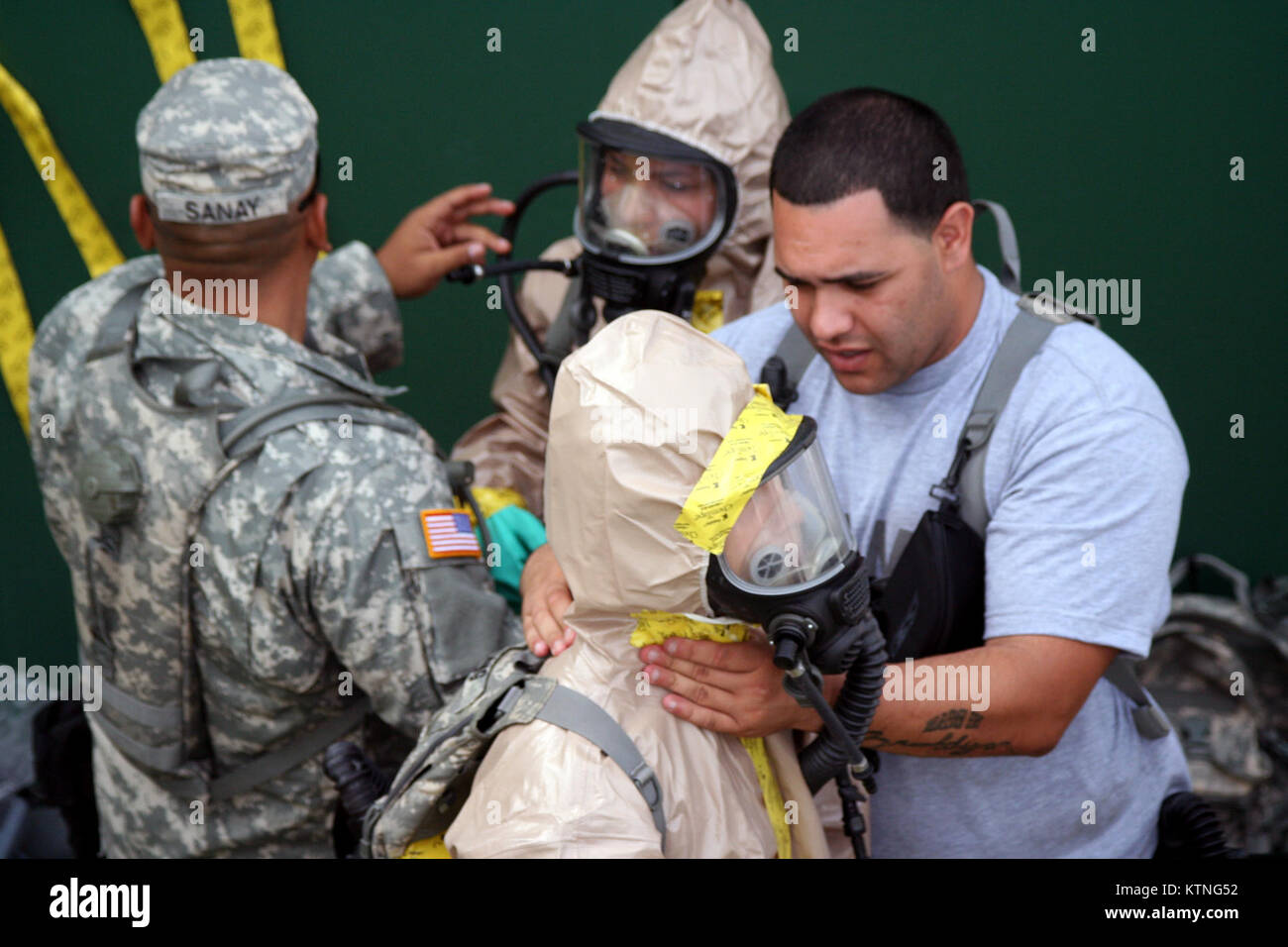 VALHALLA, N.Y.- New York Army National Guard Soldiers from the ...