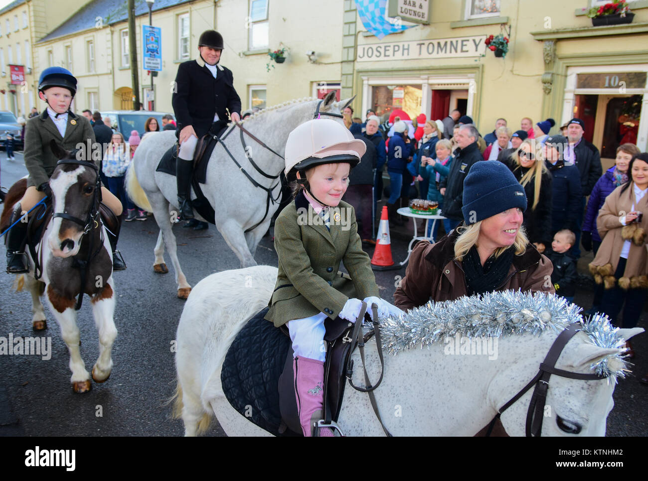 Moy, UK. 26th Dec, 2017. The South Tyrone Fox Hounds annual Boxing day ...