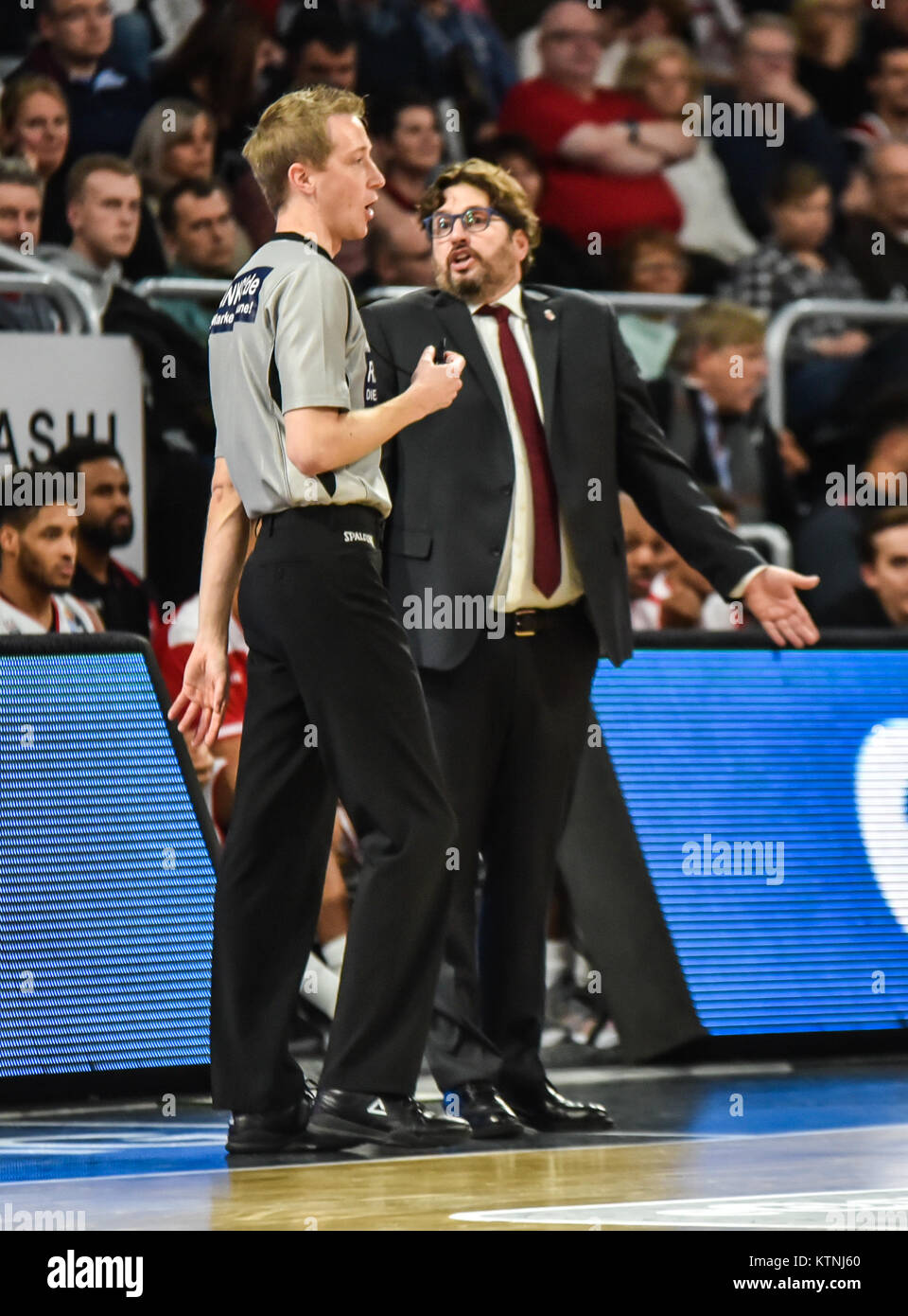 Deutschland, Bamberg, Brose Arena, 26.12.2017, Basketball - BBL - Brose ...
