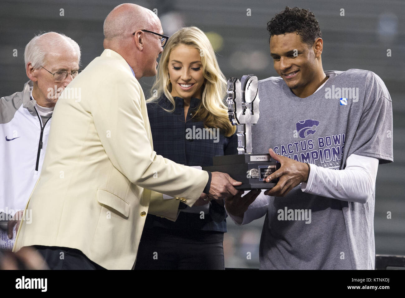 Phoenix, Arizona, USA. 26th Dec, 2017. Kansas State's Quarterback ALEX ...
