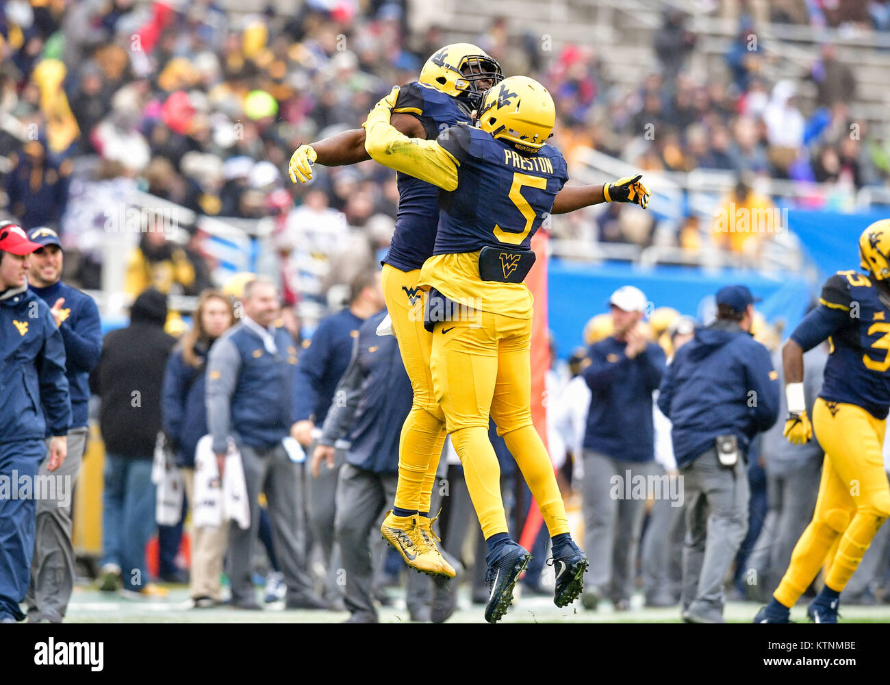 Dallas, Texas, USA. 26th Dec, 2017. December 26th, 2017:.West Virginia ...