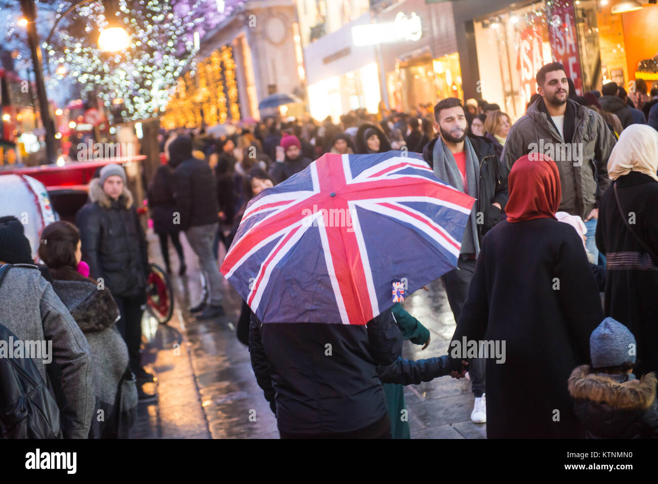 Oxford Circus, London. United Kingdom. 26th December 2017. Large crowd ...