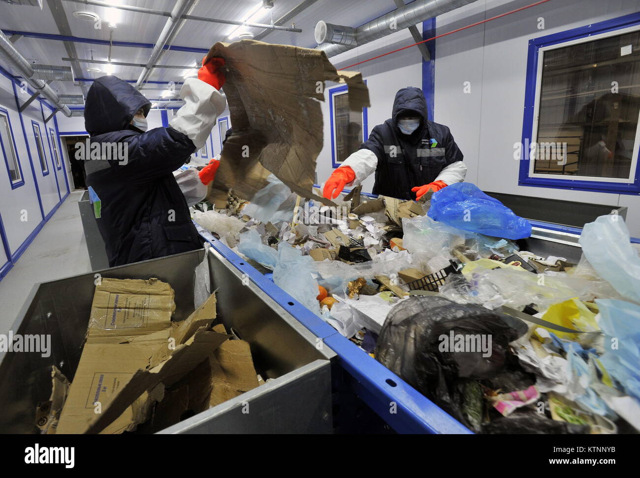 Machine Sorting Rubbish High Resolution Stock Photography and Images ...