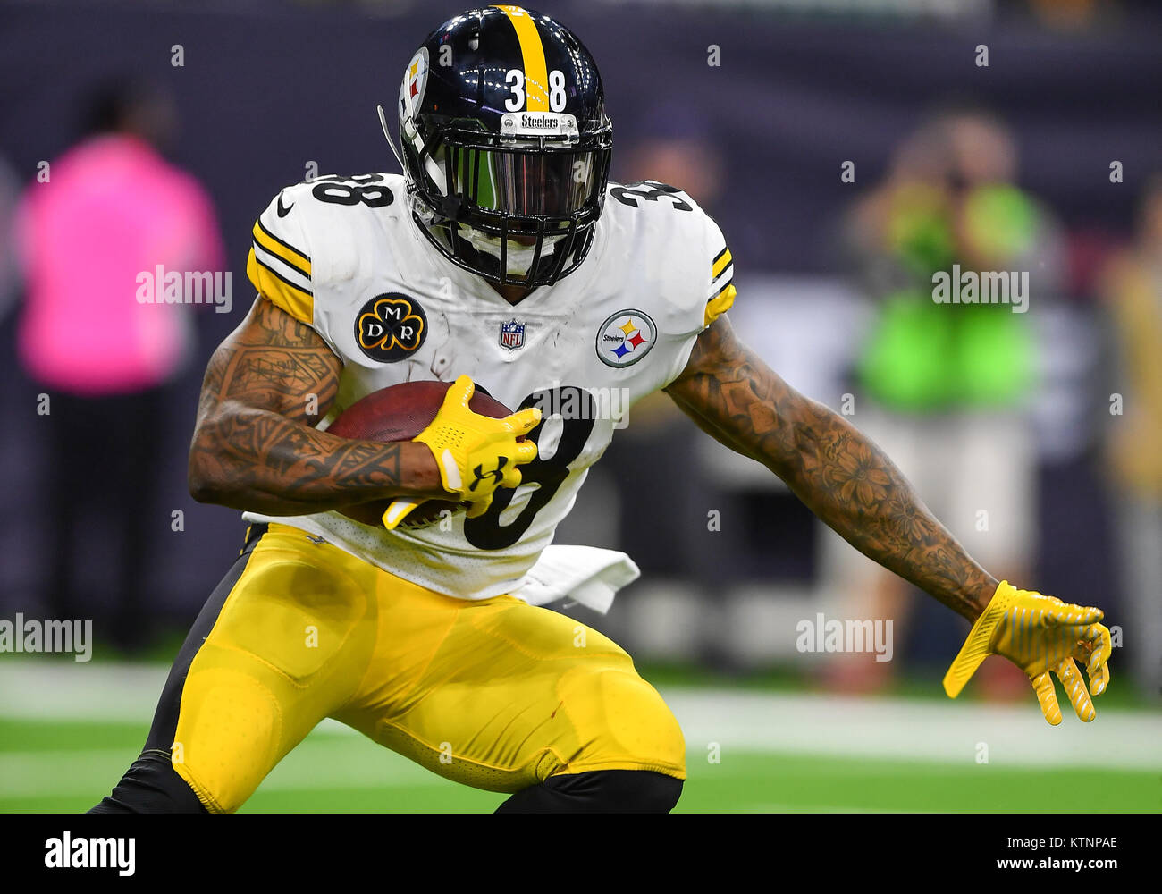 Houston, TX, USA. 25th Dec, 2017. Pittsburgh Steelers running back ...