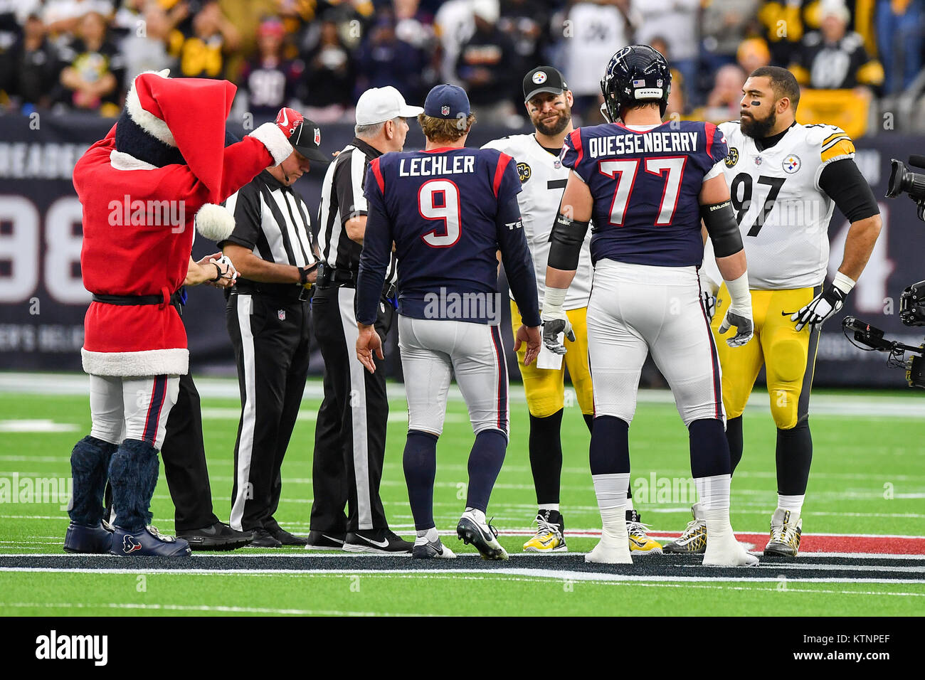 Houston, TX, USA. 25th Dec, 2017. Houston Texans offensive guard David Quessenberry (77) returns ...