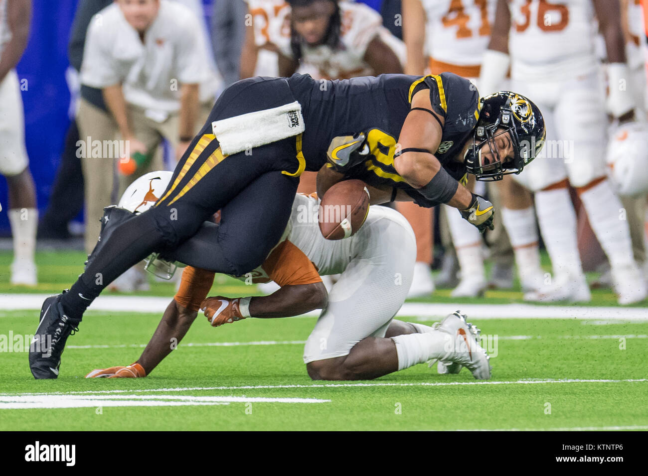 Houston, TX, USA. 27th Dec, 2017. Missouri Tigers tight end Albert ...