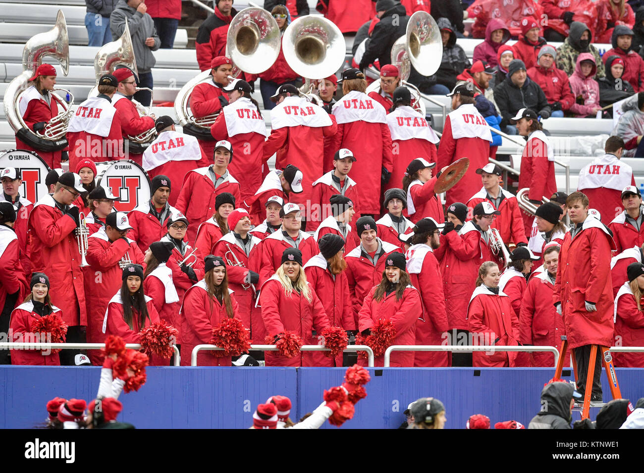 Utah utes fans during game hi-res stock photography and images - Alamy