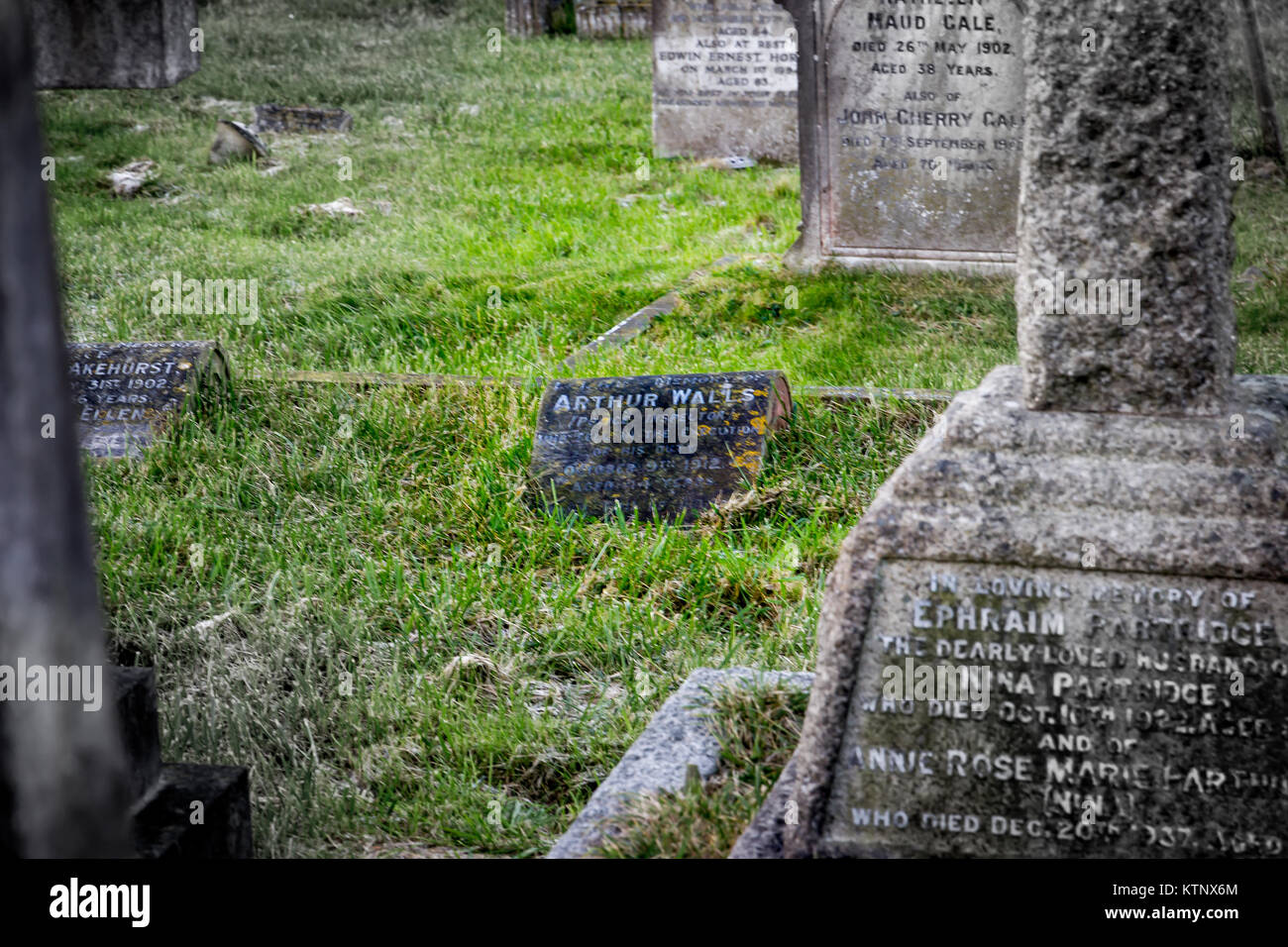 Ocklynge Cemetery, Eastbourne, East Sussex. 28th December 2017. The ...
