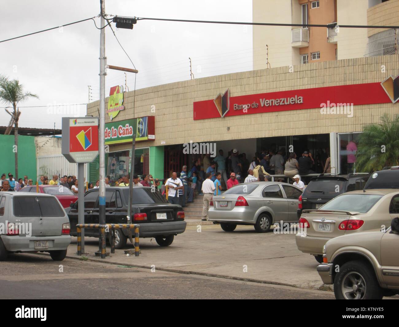 Guayana City, Venezuela. 28th Dec, 2017. Economy, Banking, Bussines ...