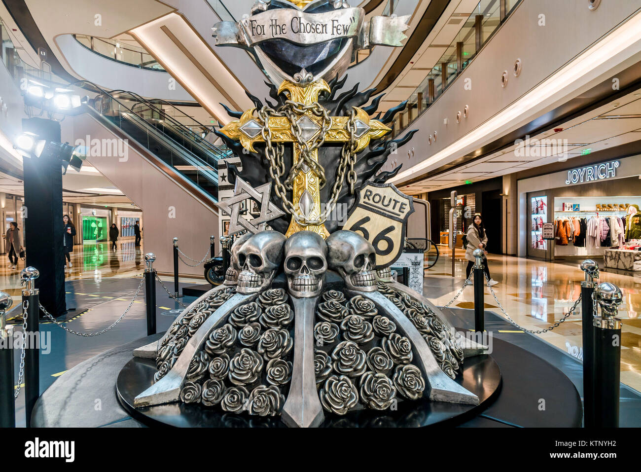 Shanghai, Shanghai, China. 28th Dec, 2017. The 5-meter-tall totem pole ...