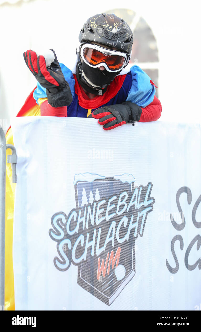 Gelsenkirchen, Germany. 28th Dec, 2017. Nicole, dressed up as Snow ...