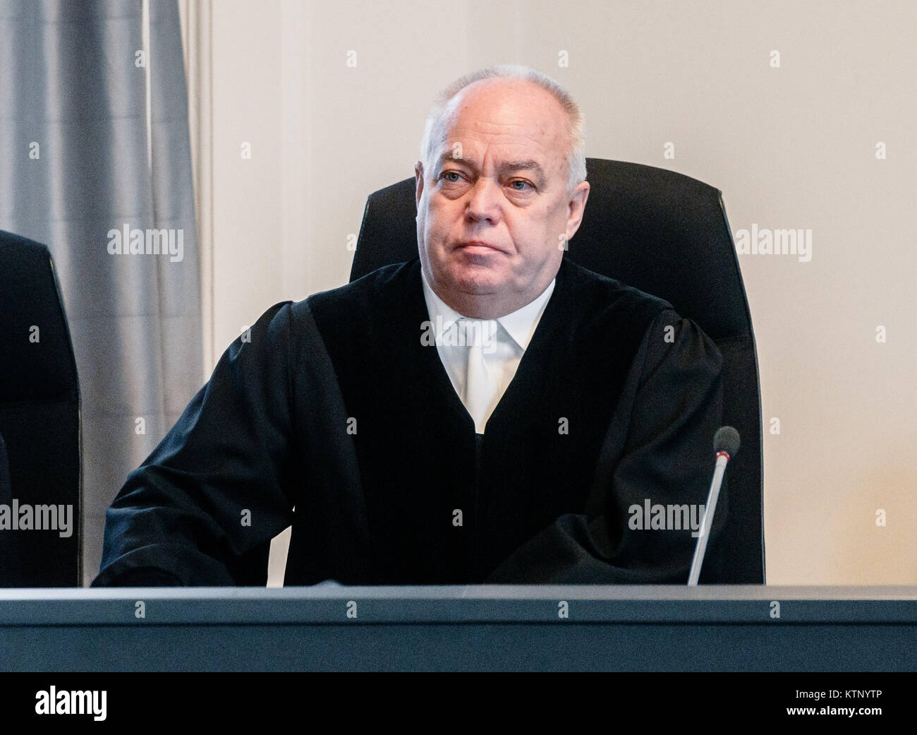 Joint filing hi-res stock photography and images - Alamy