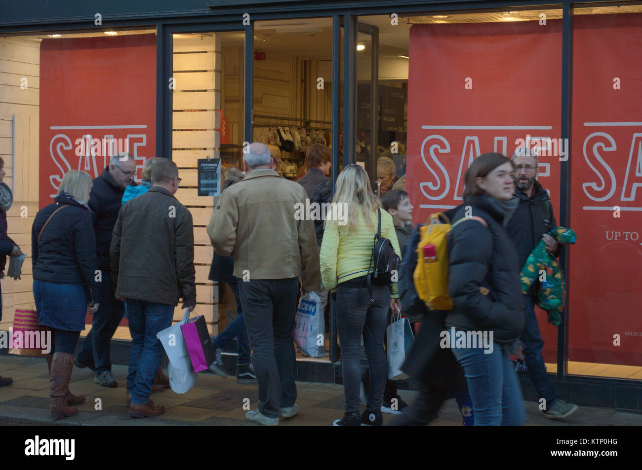 Shoppers crowd chaos hi-res stock photography and images - Alamy