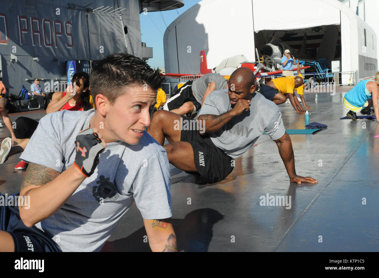 U.S. Army National Guard personnel daily duties and life. Working ...