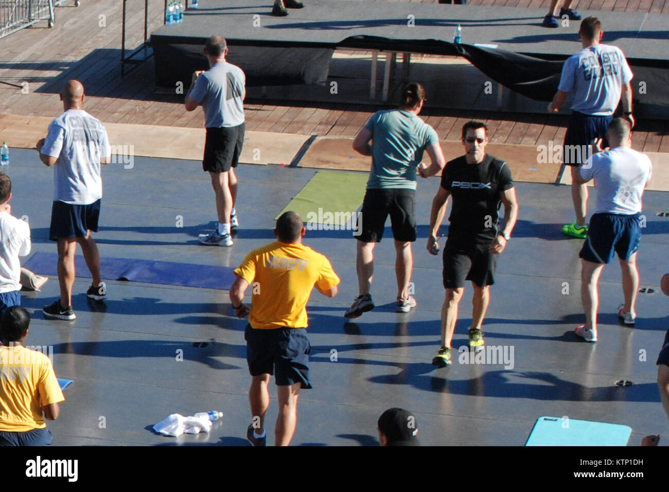 NEW YORK – New York Army National Guard Soldiers conduct fitness ...