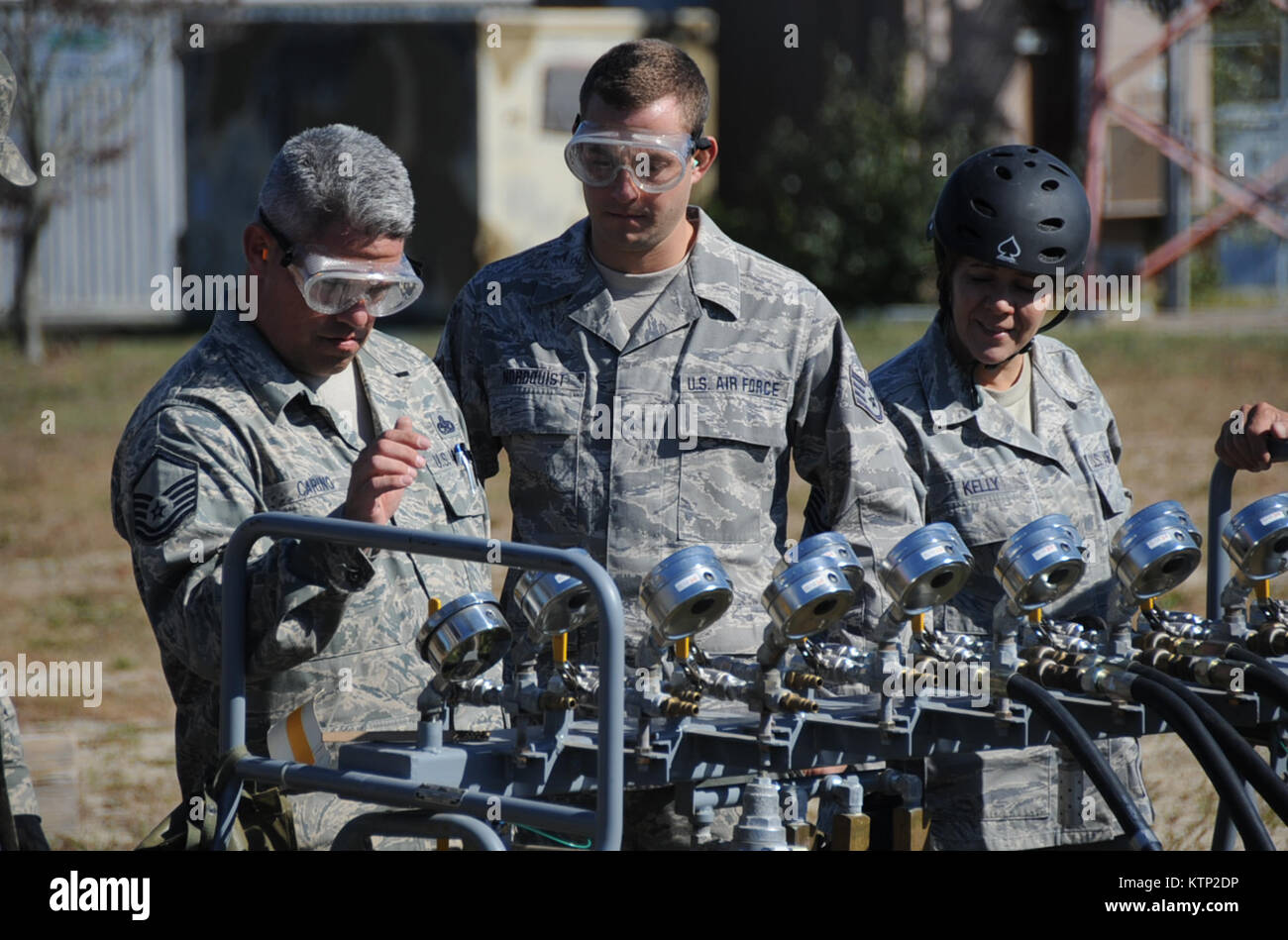 Aircraft teardown hi-res stock photography and images - Alamy