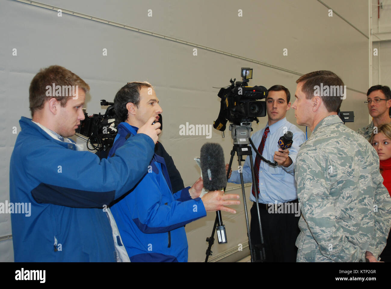 Launch and recovery element hi-res stock photography and images - Alamy