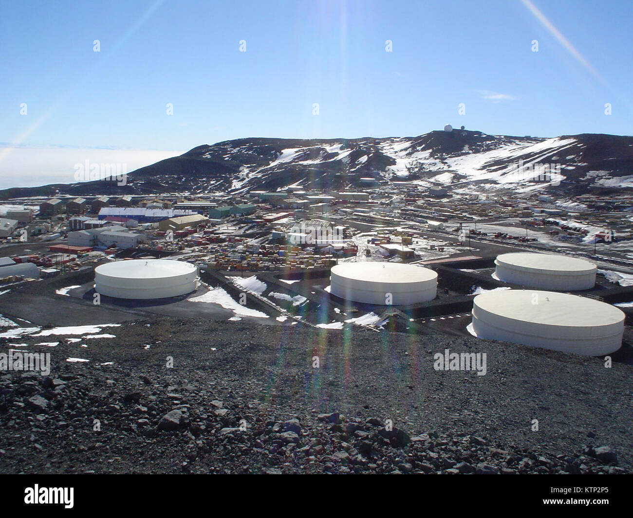 Mcmurdo base hi-res stock photography and images - Alamy