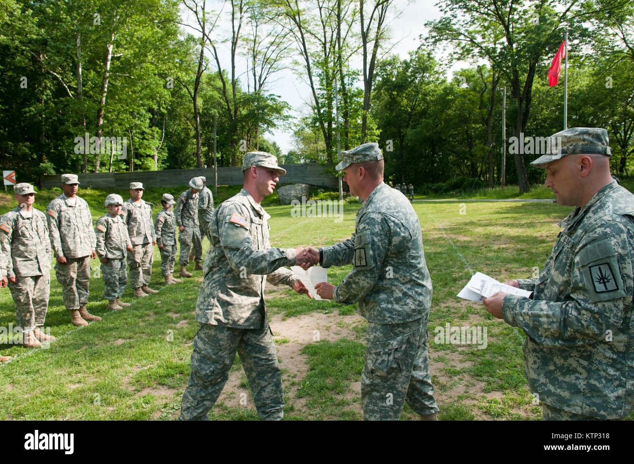 U.S. Army National Guard personnel daily duties and life. Working ...