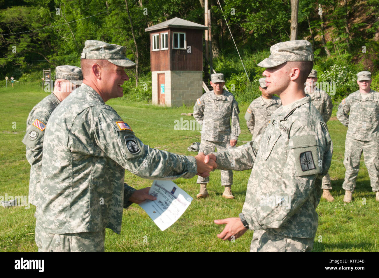 U.S. Army National Guard personnel daily duties and life. Working ...