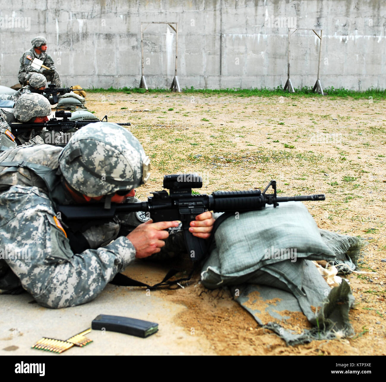 Individual weapon qualification hi-res stock photography and images - Alamy