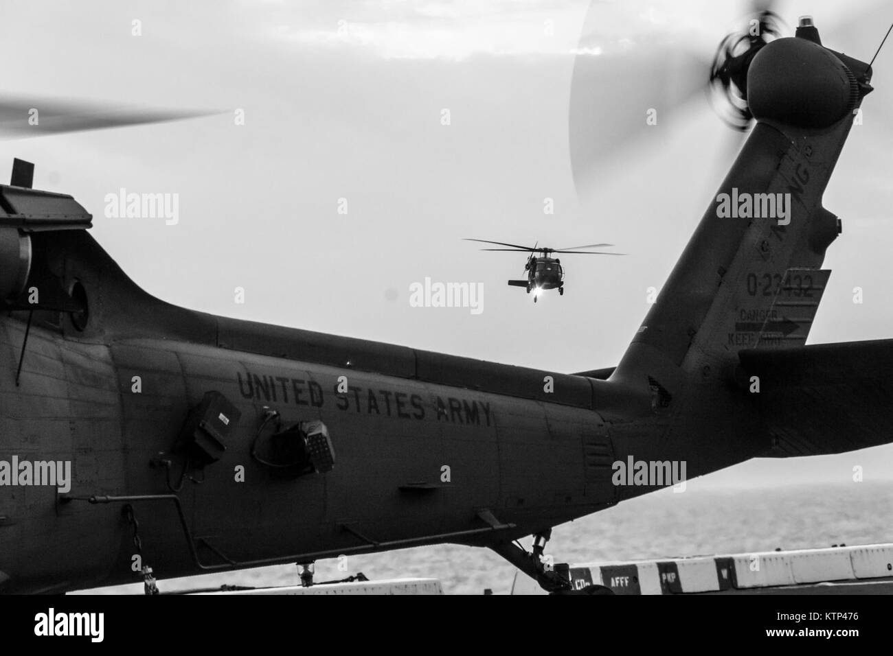 New army aviation support Black and White Stock Photos & Images - Alamy