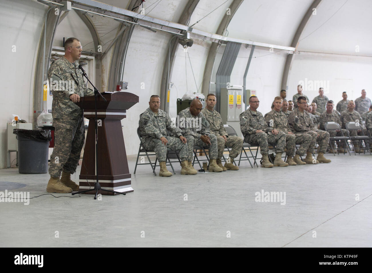 Soldiers from the 1st Battalion, 189th General Support Aviation ...