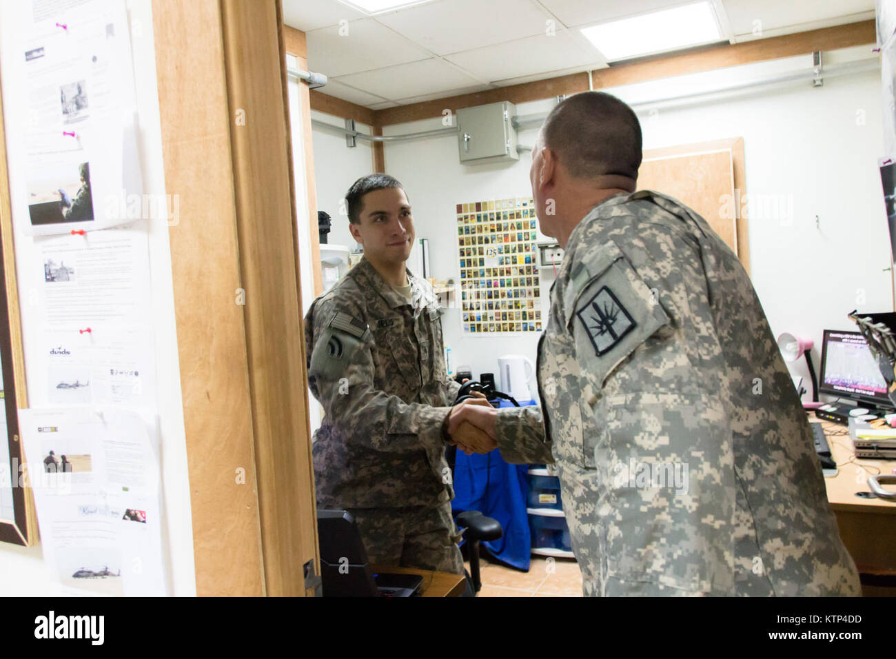 U.S. Army National Guard personnel daily duties and life. Working ...