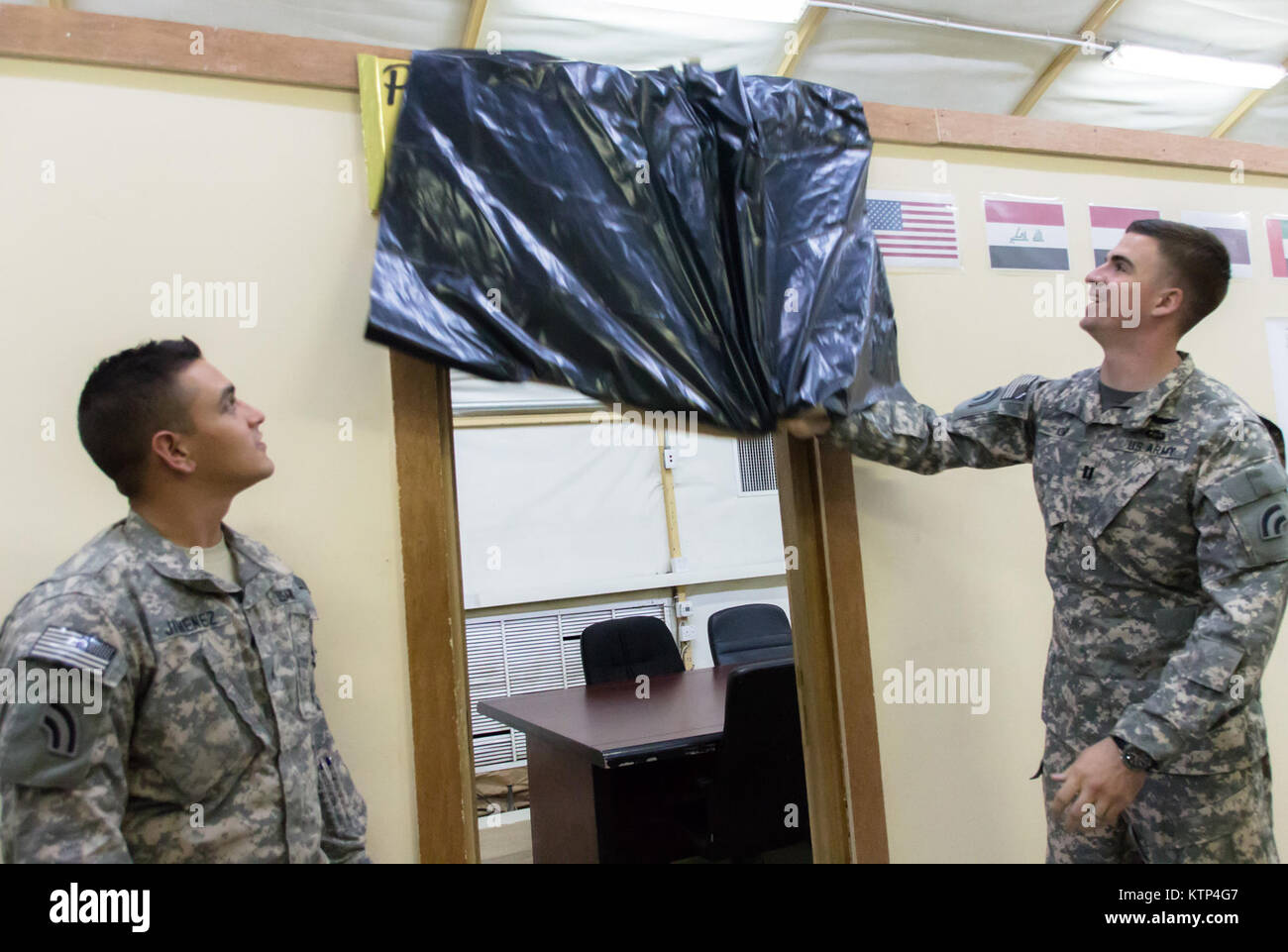 U.S. Army National Guard personnel daily duties and life. Working ...