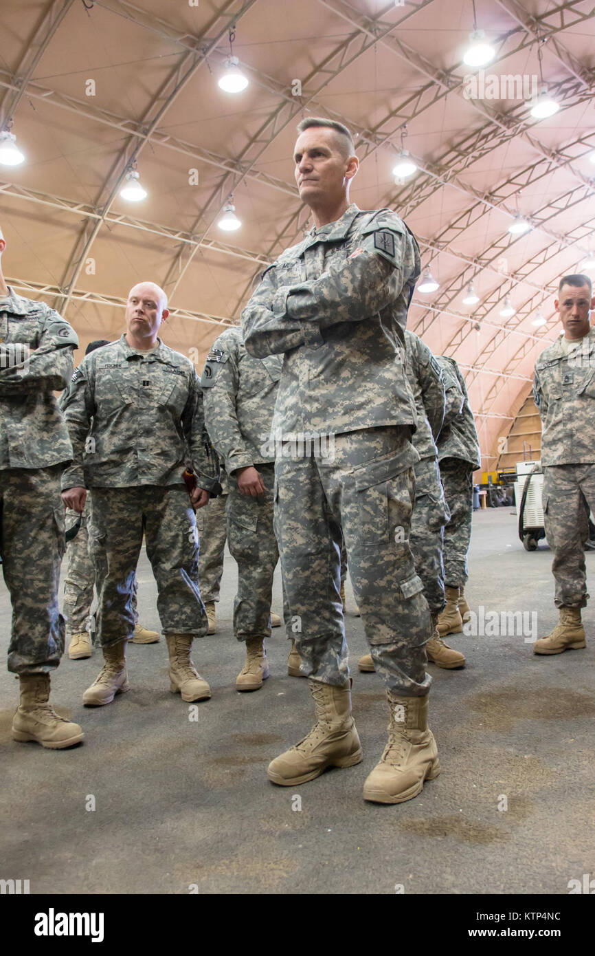 U.S. Army National Guard personnel daily duties and life. Working ...
