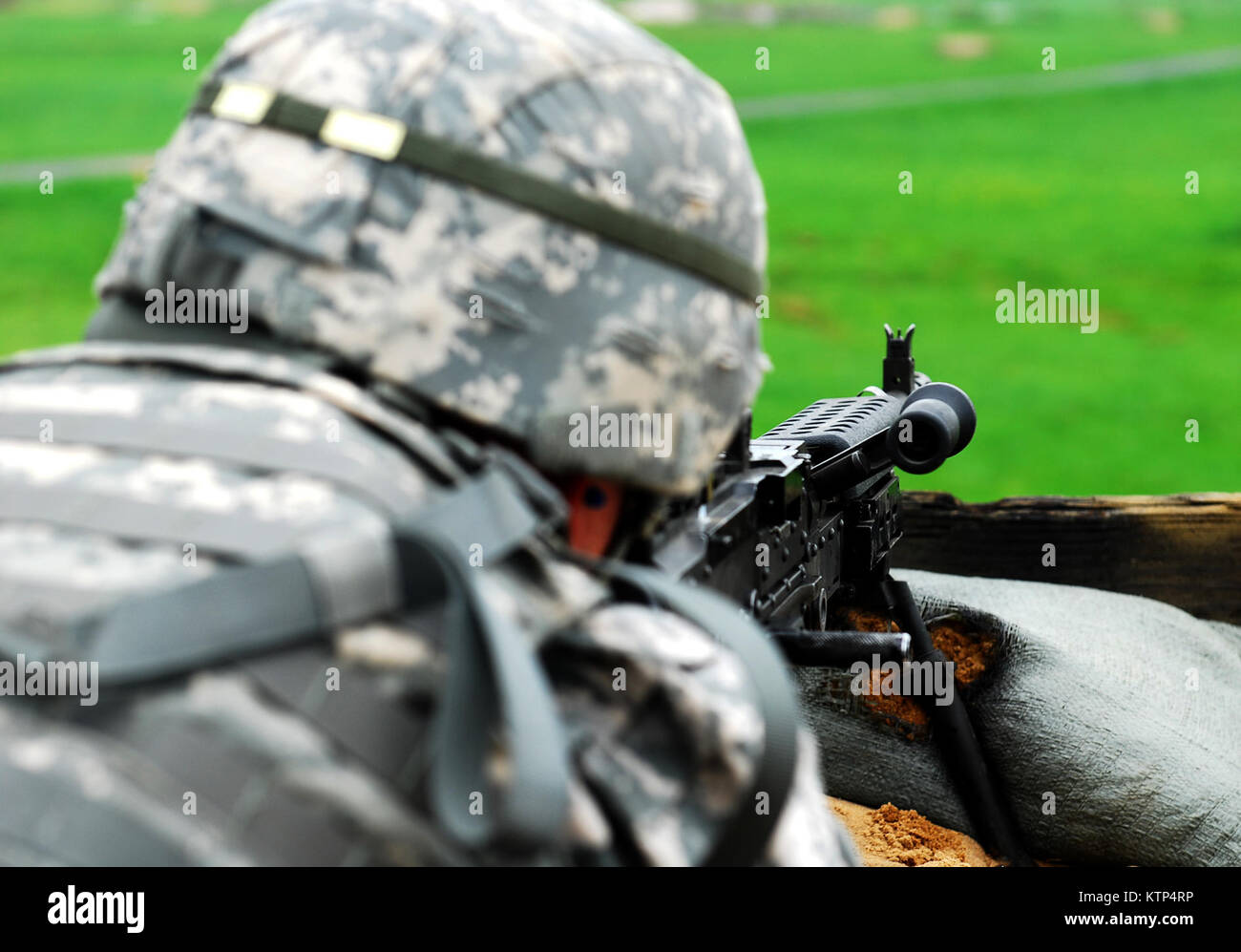 Soldiers from Alpha Company, 27th Brigade Special Troops Battalion ...