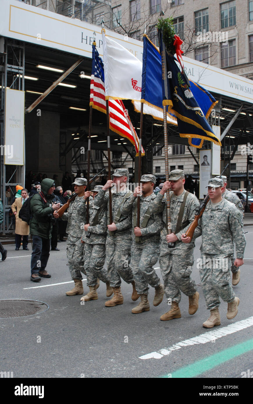 NEW YORK-- Soldiers of the New York Army National Guard's 1st Battalion ...