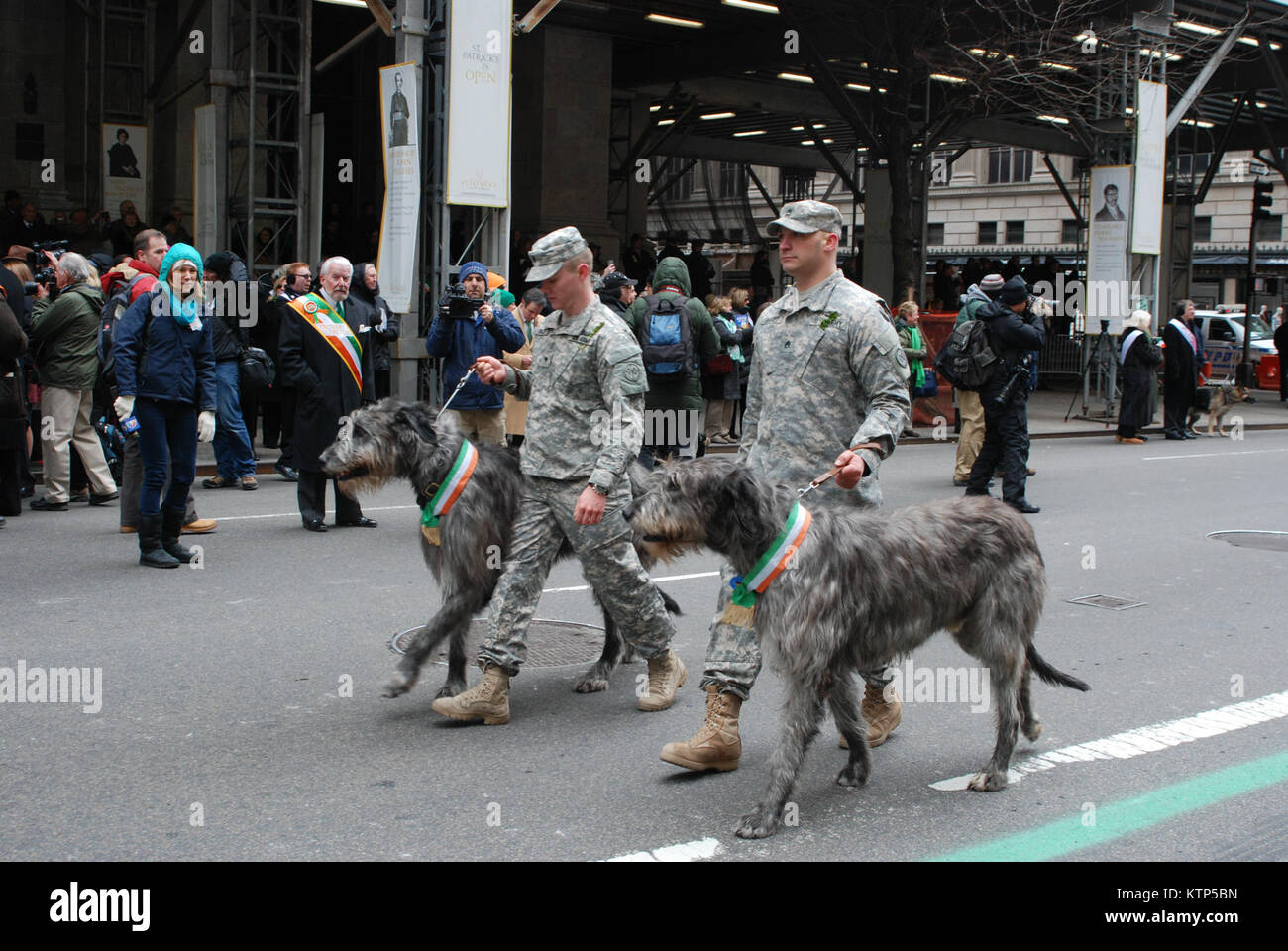 NEW YORK-- Soldiers of the New York Army National Guard's 1st Battalion ...