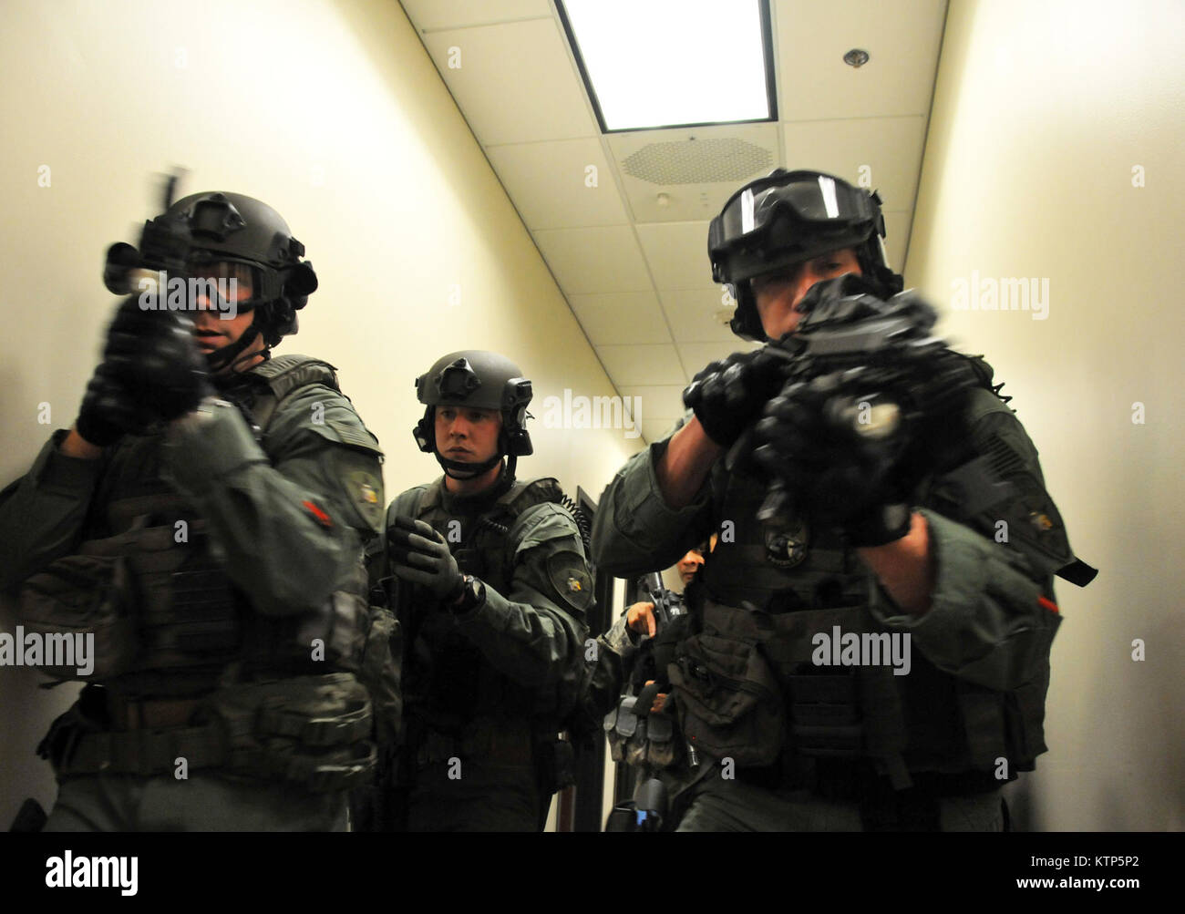 Members of Orange County New York Sheriff's Office Special Operations ...