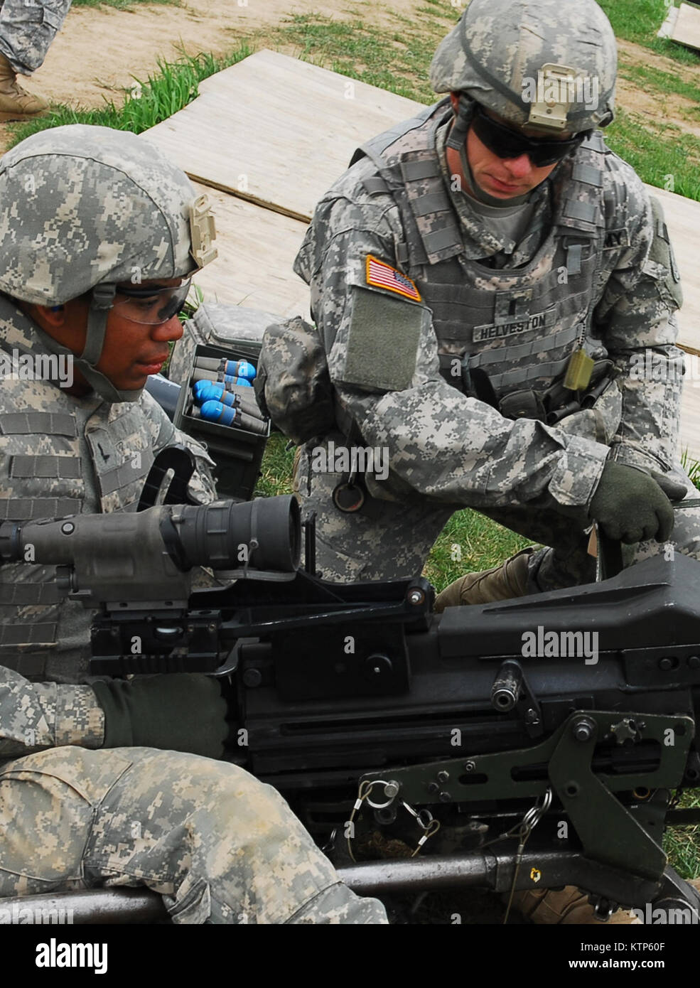 Soldiers from Alpha Company, 27th Brigade Special Troops Battalion ...