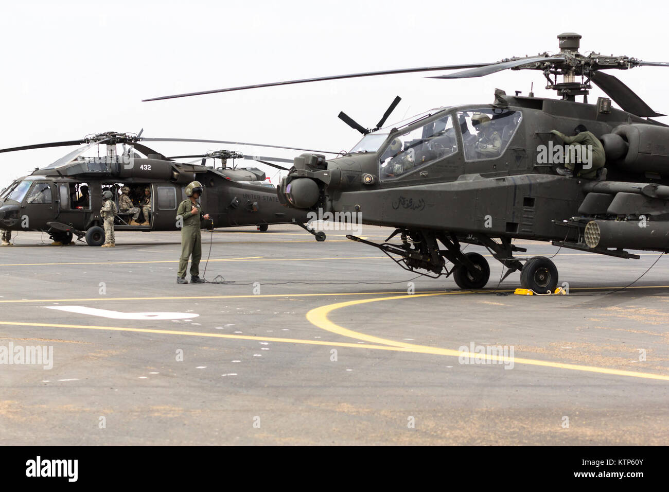 U.S. Army soldiers from the 42nd Combat Aviation Brigade (CAB) and ...