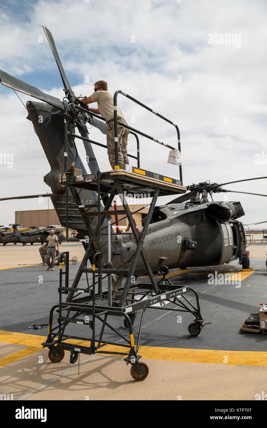 U.S. Army soldiers from 3rd Battalion, 238th General Support Aviation ...