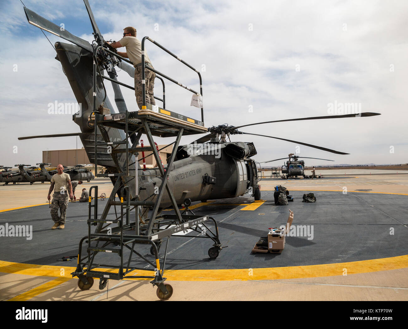 Blackhawk helicopters saudi hi-res stock photography and images - Alamy