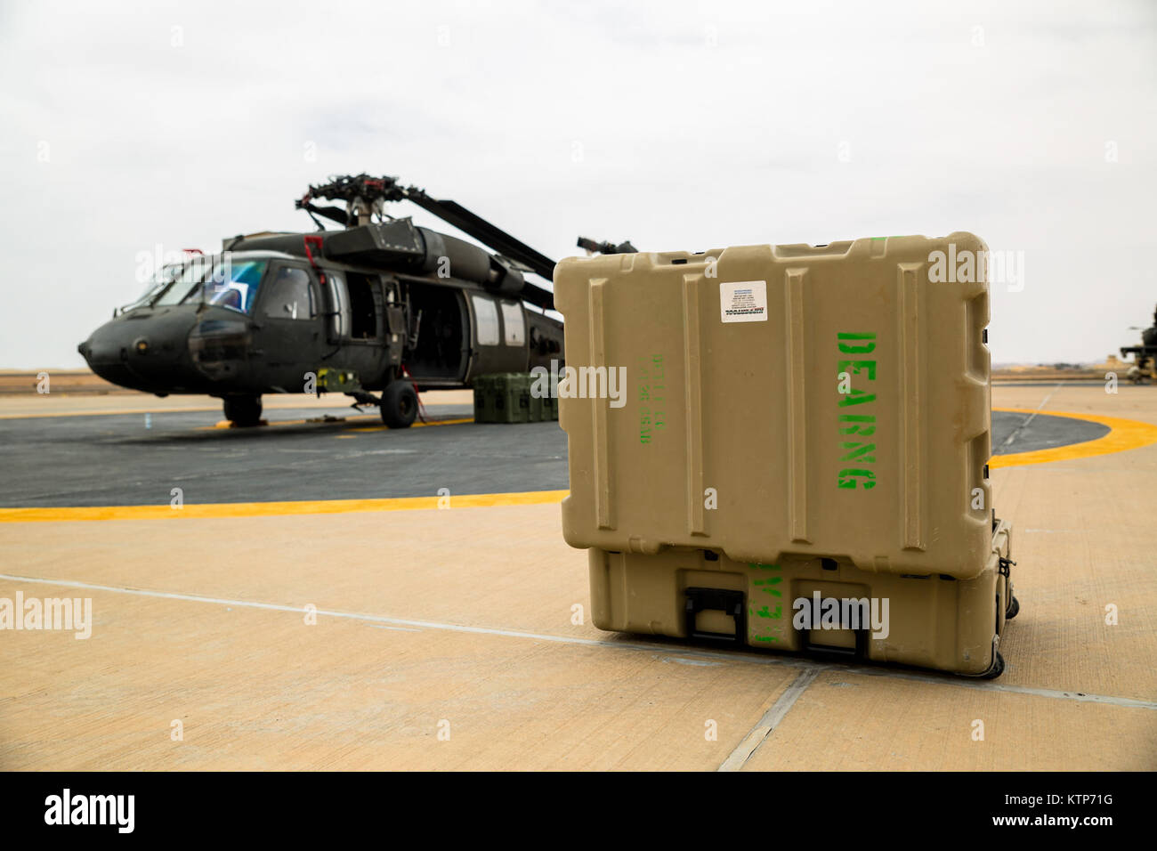 U.S. Army soldiers from 3rd Battalion, 238th General Support Aviation ...