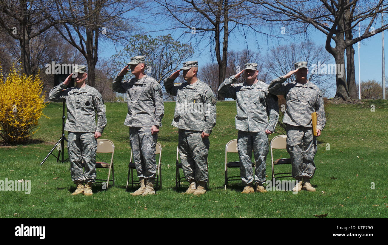 U.S. Army National Guard personnel daily duties and life. Working ...
