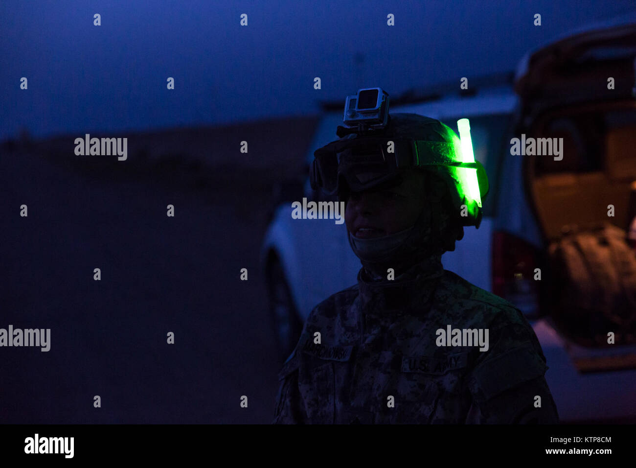 Soldiers from the 642nd Aviation Support Battalion train with aviators ...