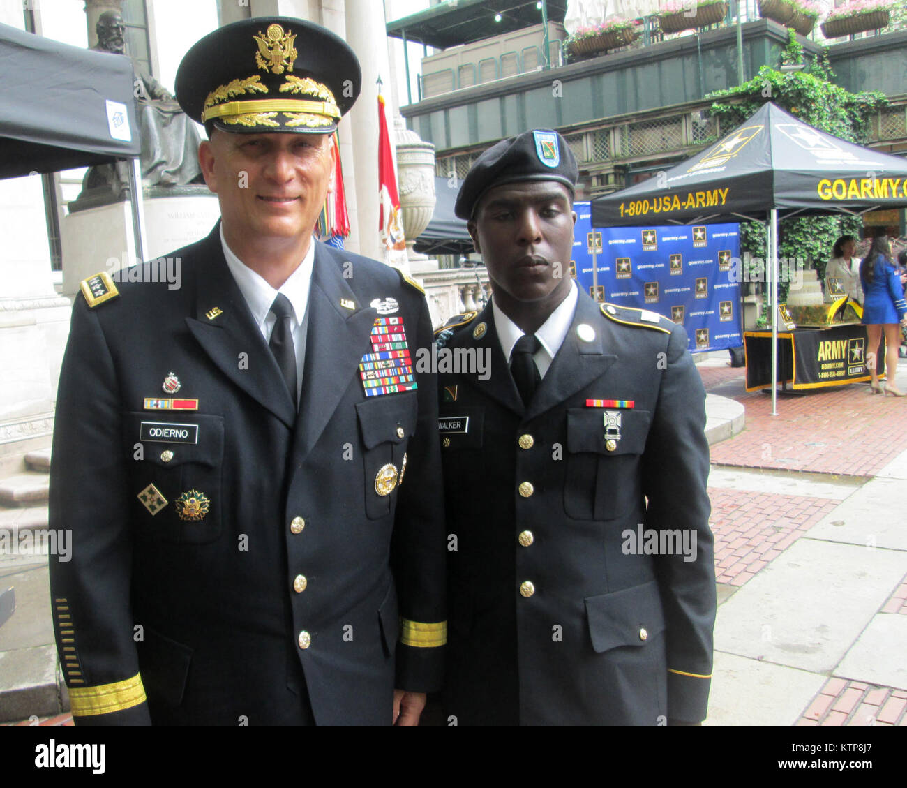 NEW YORK- Army Chief of Staff General Raymond Odierno with New York ...