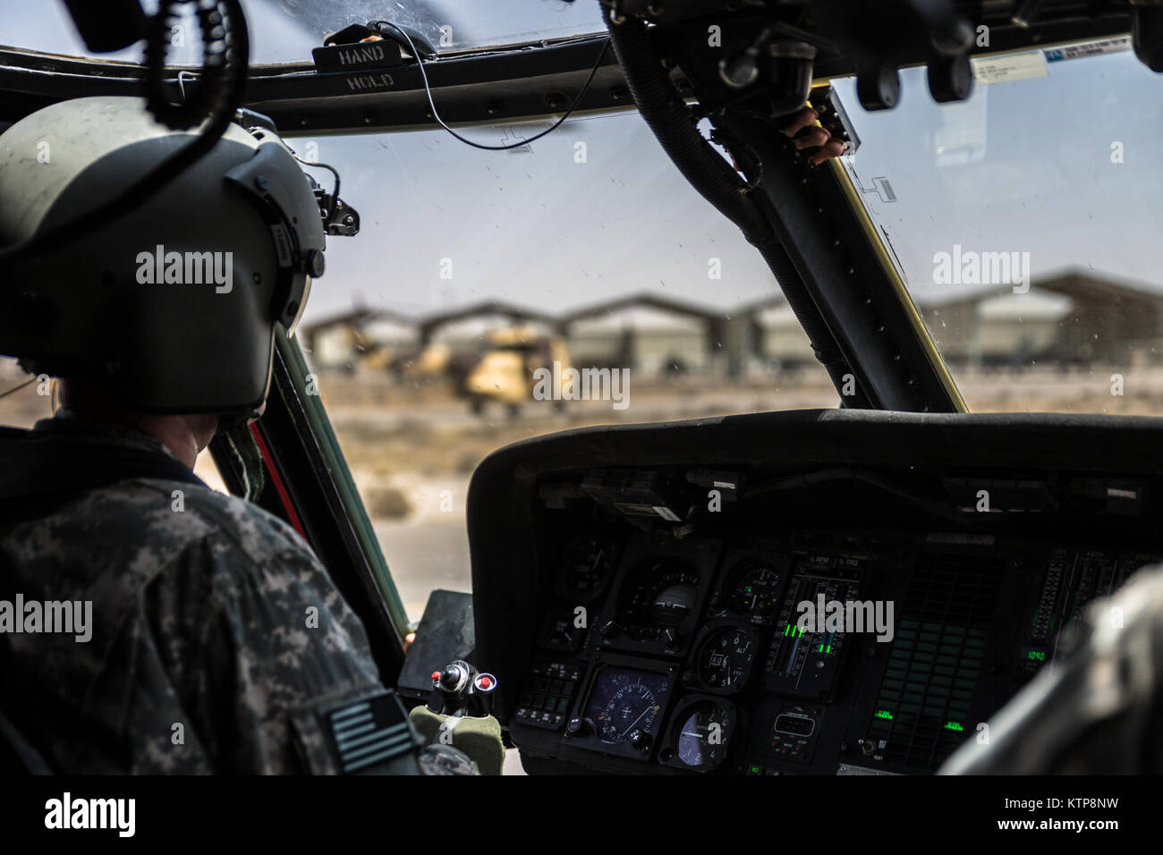 Kuwait army helicopter hi-res stock photography and images - Alamy