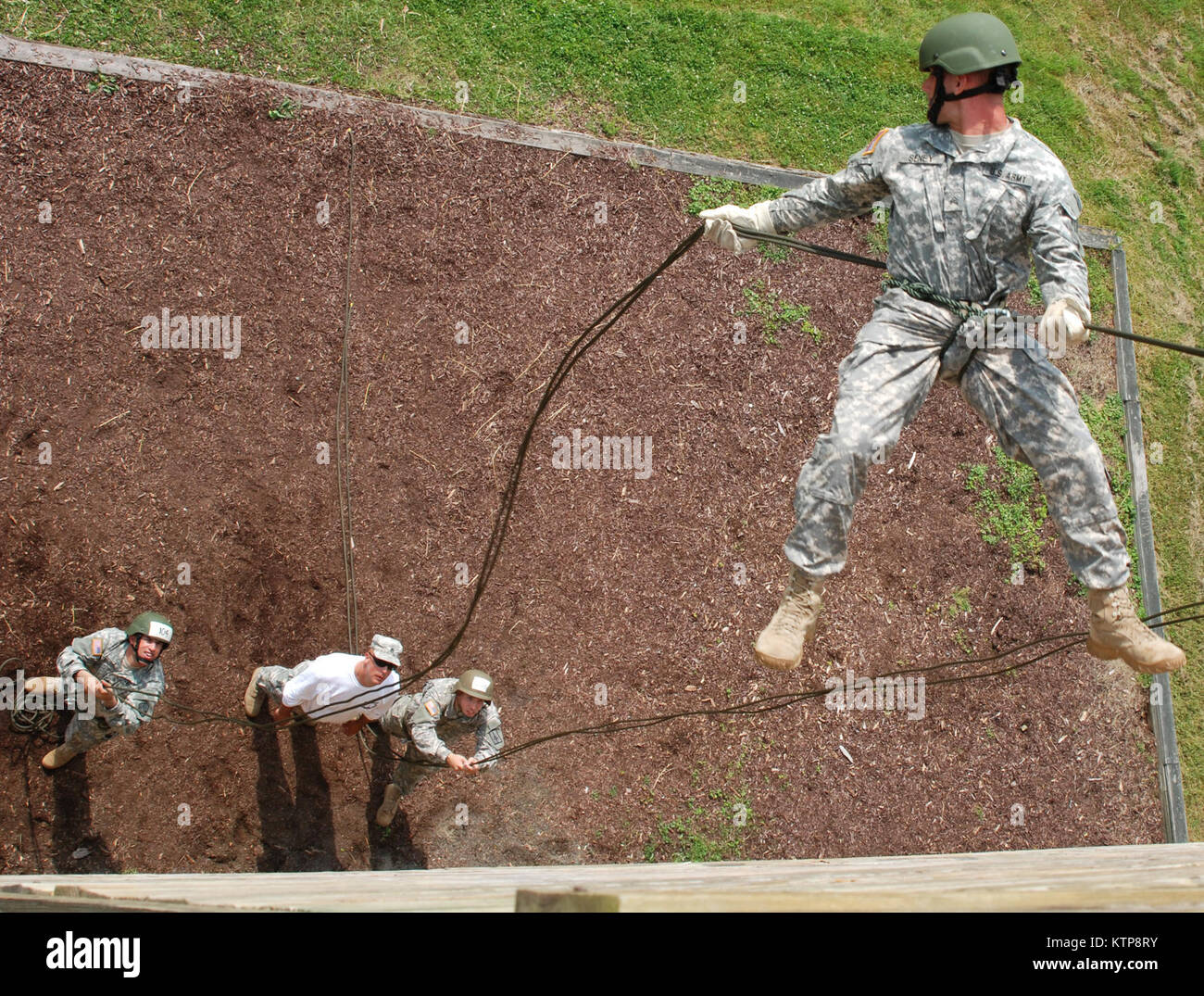 Rappel tower training hi-res stock photography and images - Alamy