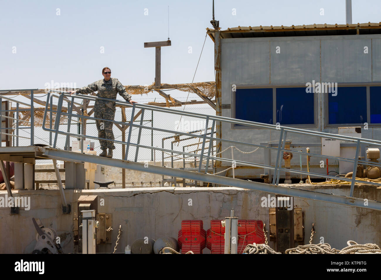 Soldiers of the 42nd Combat Aviation Brigade (CAB) work with Army ...