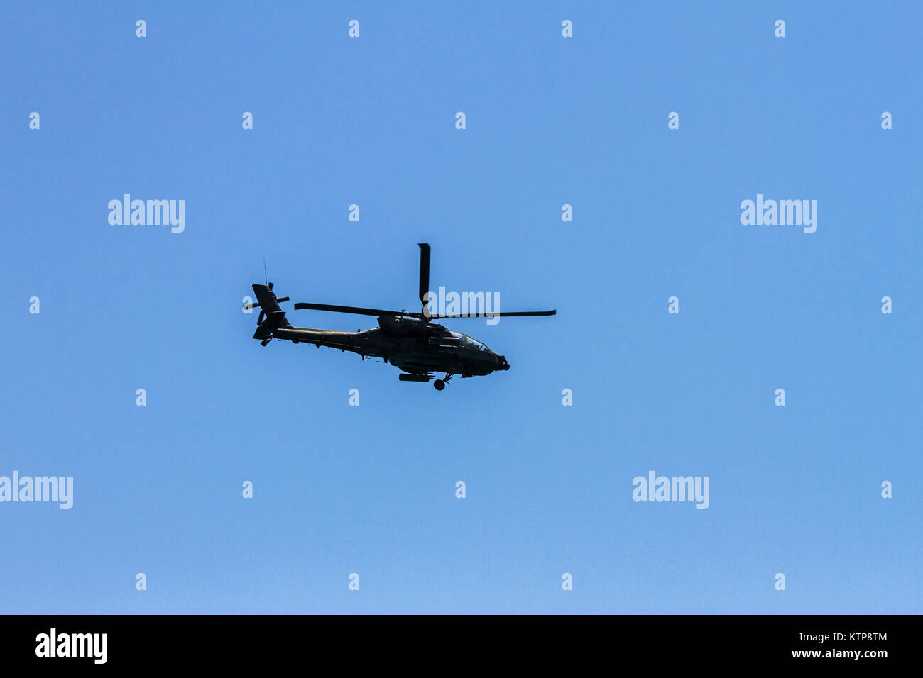 Soldiers of the 42nd Combat Aviation Brigade (CAB) work with Army ...