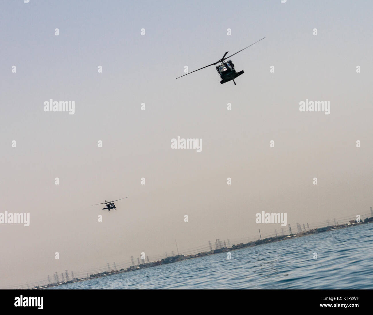 Soldiers of the 42nd Combat Aviation Brigade (CAB) work with Army ...